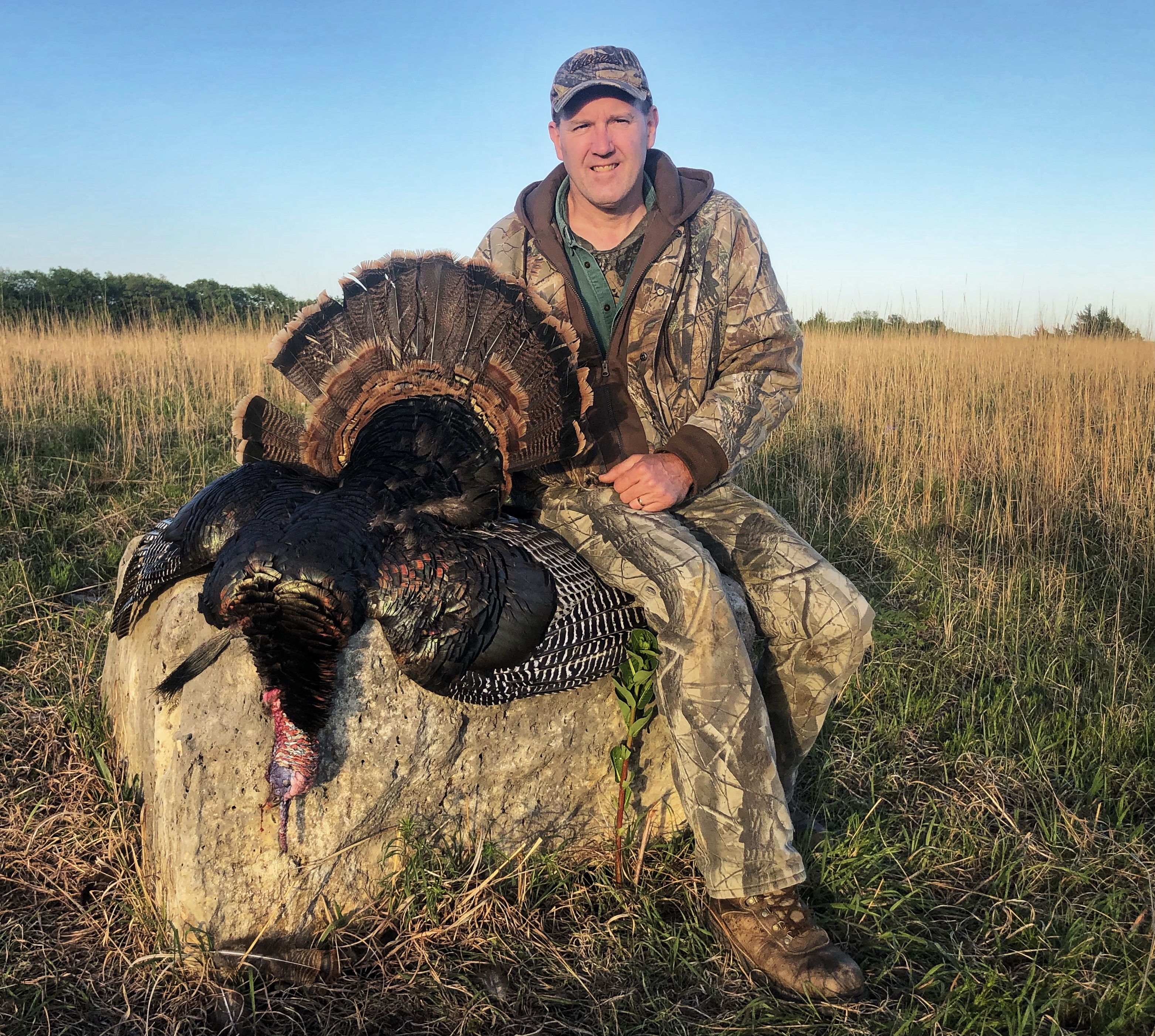 Fully Guided Kansas Whitetail Deer Hunts & Turkey Hunts